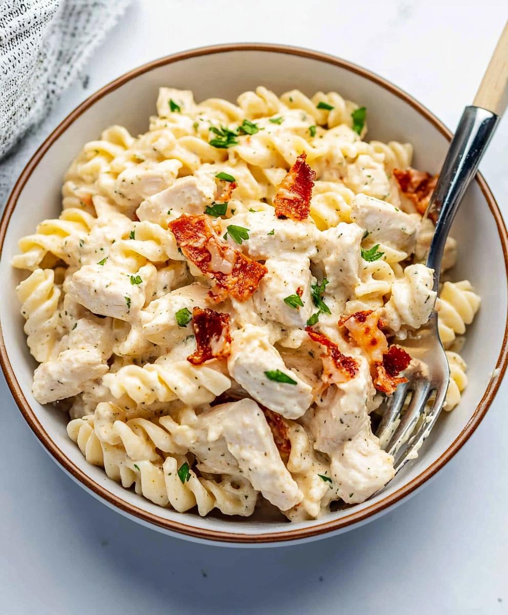 Creamy Chicken Ranch Pasta Recipe - toprecipelist.com